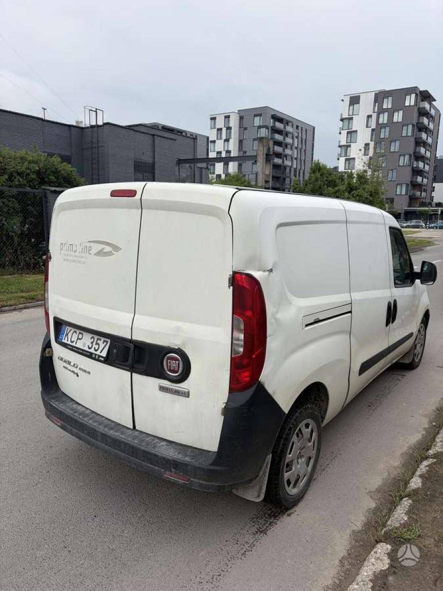 White Fiat Doblo 2017 in Kaunas, with an engine capacity of 1.25 L and mileage of 433 thousand km for 2500 €, photo 3 on AUTOMOTO.COM.LV