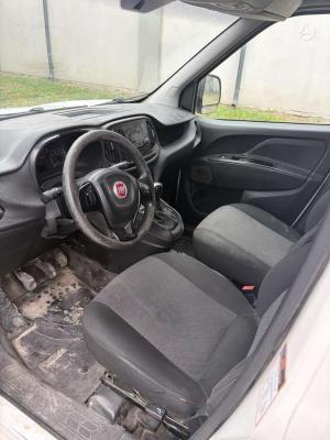 White Fiat Doblo 2017 in Kaunas, with an engine capacity of 1.25 L and mileage of 433 thousand km for 2500 €, photo 6 on AUTOMOTO.COM.LV
