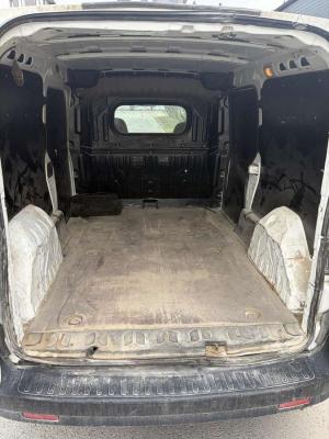 White Fiat Doblo 2017 in Kaunas, with an engine capacity of 1.25 L and mileage of 433 thousand km for 2500 €, photo 10 on AUTOMOTO.COM.LV