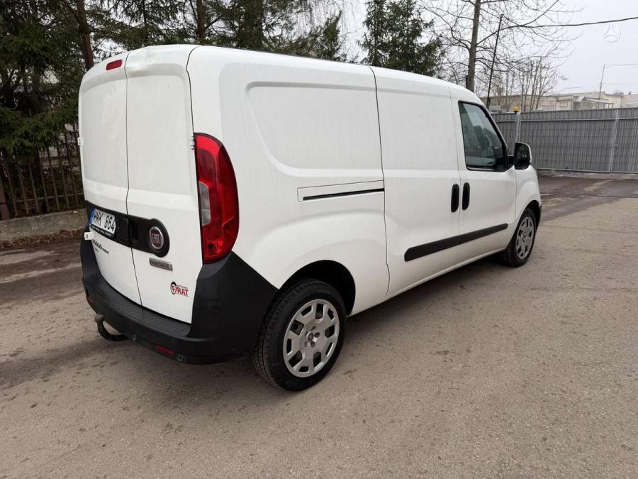White Fiat Doblo 2018 in Kaunas, with an engine capacity of 1.60 L and mileage of 146 thousand km for 9800 €, photo 2 on AUTOMOTO.COM.LV