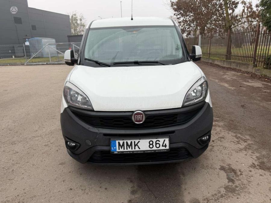 White Fiat Doblo 2018 in Kaunas, with an engine capacity of 1.60 L and mileage of 146 thousand km for 9800 €, photo 7 on AUTOMOTO.COM.LV