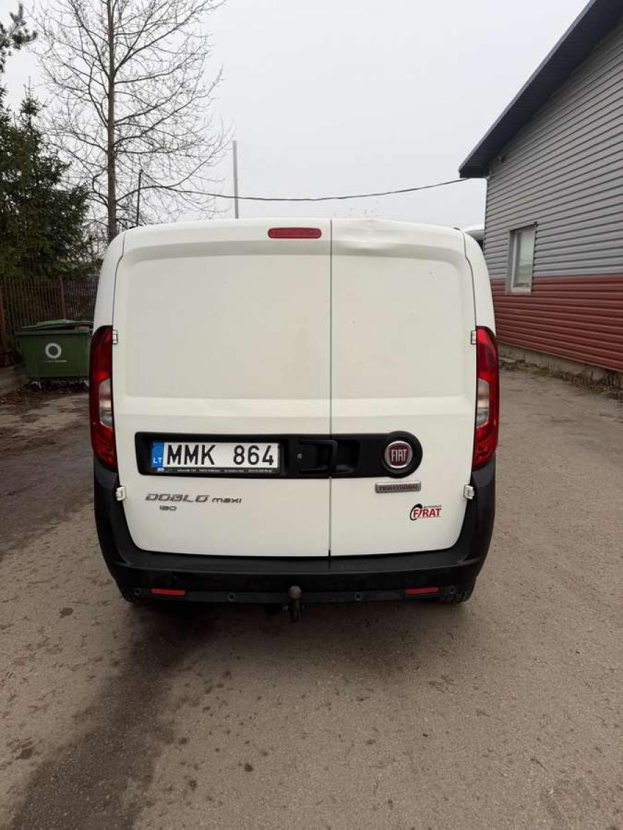White Fiat Doblo 2018 in Kaunas, with an engine capacity of 1.60 L and mileage of 146 thousand km for 9800 €, photo 8 on AUTOMOTO.COM.LV