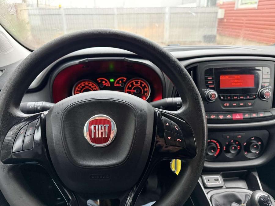 White Fiat Doblo 2018 in Kaunas, with an engine capacity of 1.60 L and mileage of 146 thousand km for 9800 €, photo 17 on AUTOMOTO.COM.LV