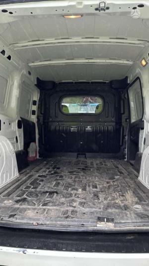 White Fiat Doblo 2019 in Vilnius, with an engine capacity of 1.60 L and mileage of 239 thousand km for 6050 €, photo 9 on AUTOMOTO.COM.LV