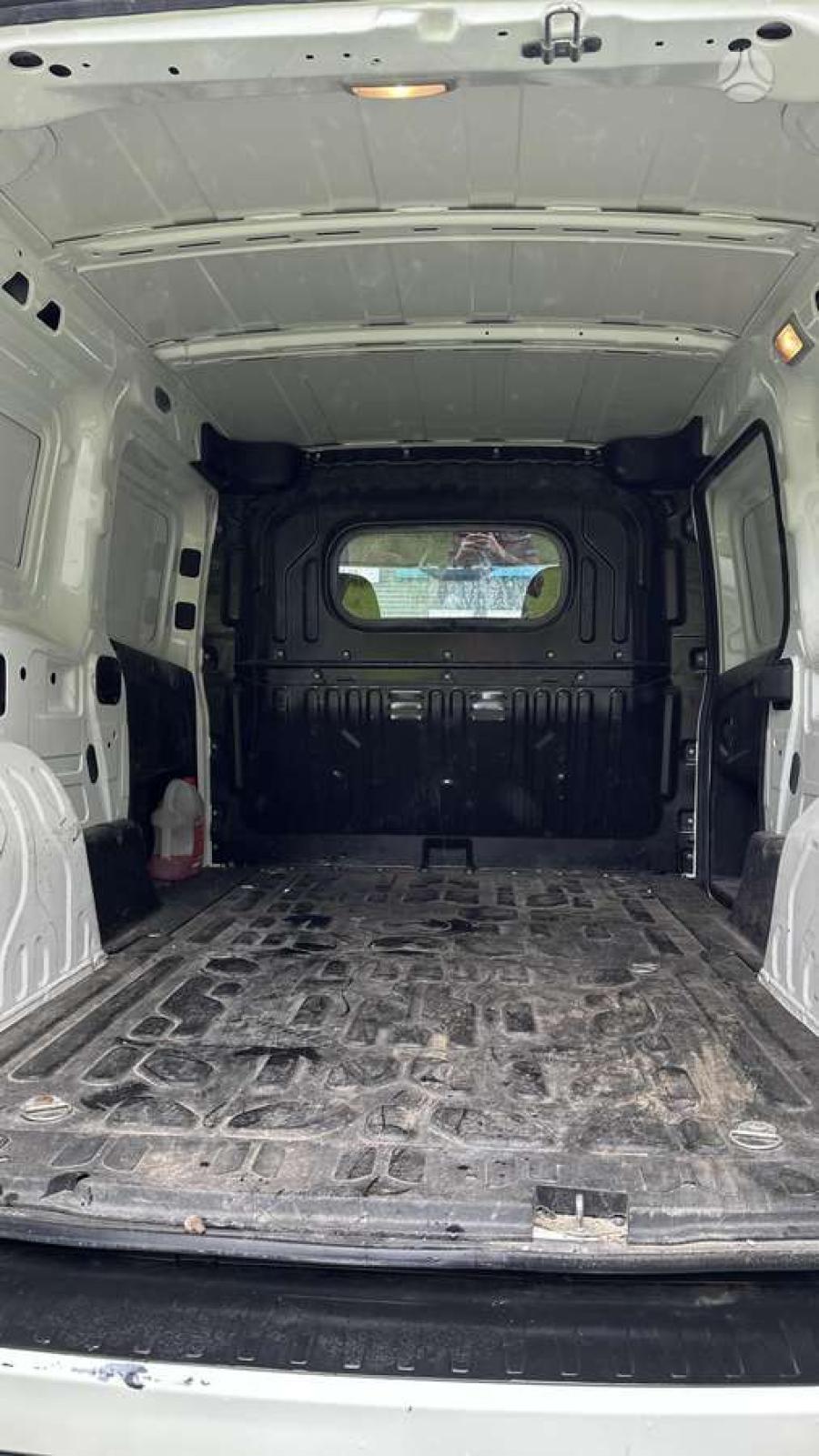 White Fiat Doblo 2019 in Vilnius, with an engine capacity of 1.60 L and mileage of 239 thousand km for 6050 €, photo 9 on AUTOMOTO.COM.LV