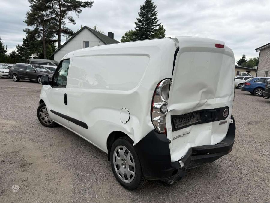 White Fiat Doblo 2023 in Kelme, with an engine capacity of 1.60 L and mileage of 142 thousand km for 7800 €, photo 5 on AUTOMOTO.COM.LV