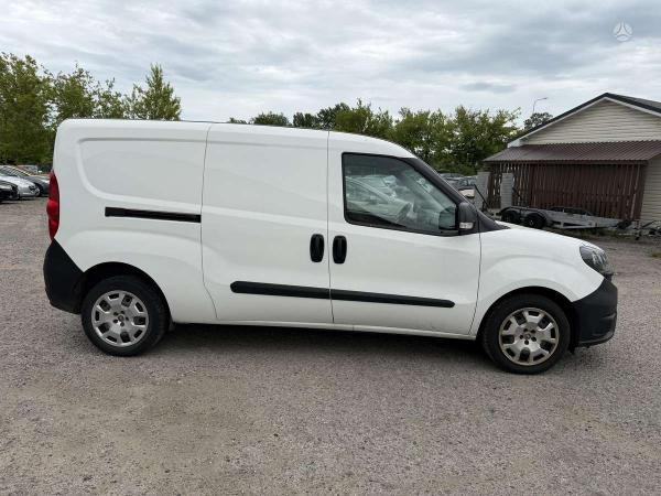 White Fiat Doblo 2023 in Kelme, with an engine capacity of 1.60 L and mileage of 142 thousand km for 7800 €, photo 6 on AUTOMOTO.COM.LV