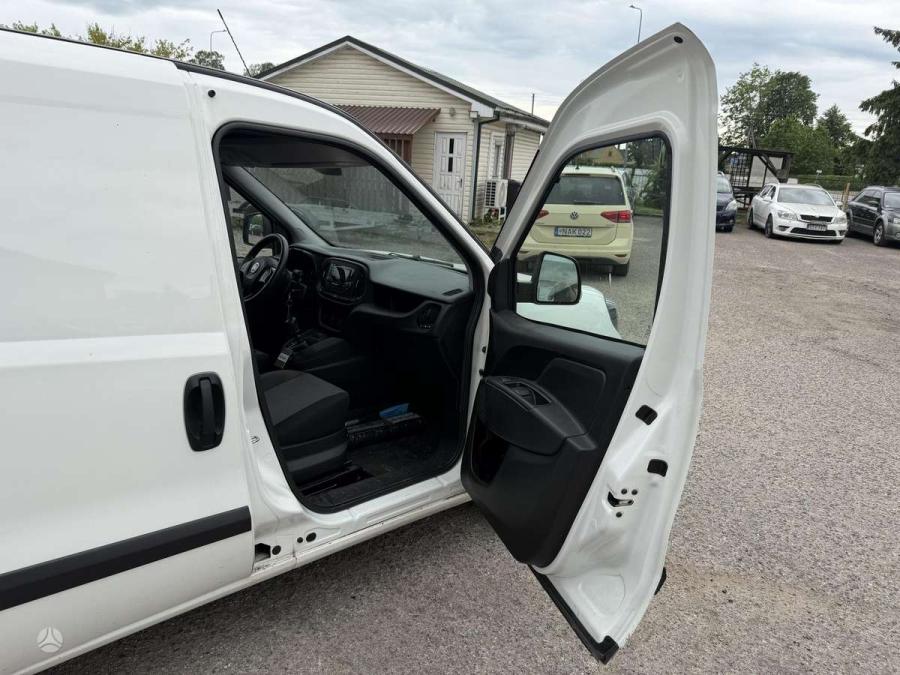 White Fiat Doblo 2023 in Kelme, with an engine capacity of 1.60 L and mileage of 142 thousand km for 7800 €, photo 11 on AUTOMOTO.COM.LV