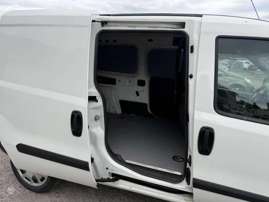 White Fiat Doblo 2023 in Kelme, with an engine capacity of 1.60 L and mileage of 142 thousand km for 7800 €, photo 14 on AUTOMOTO.COM.LV