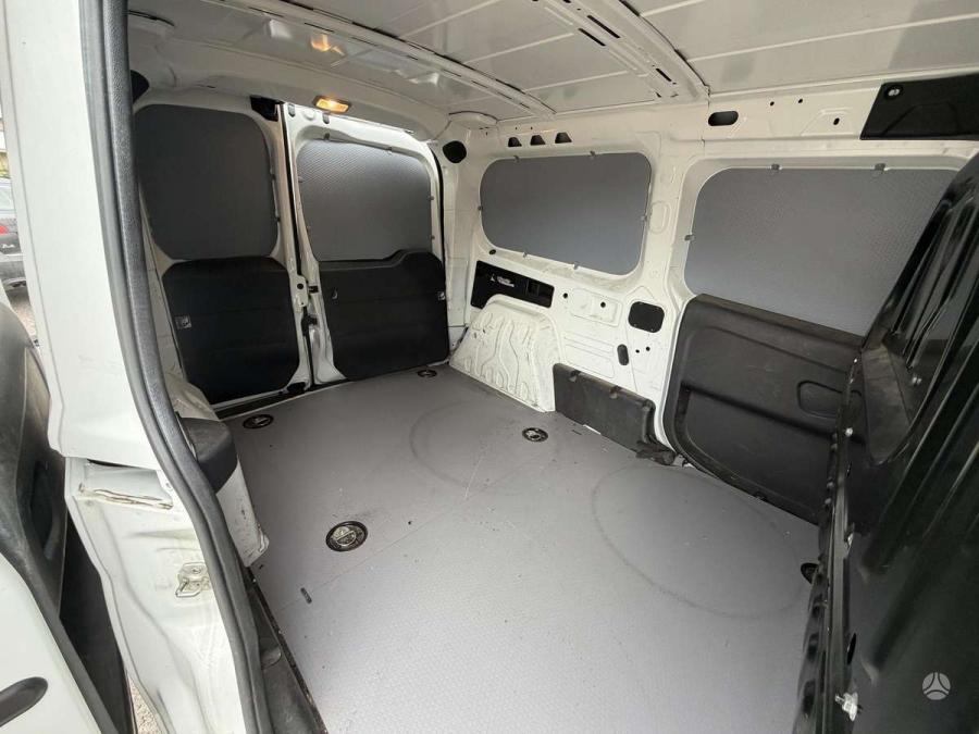 White Fiat Doblo 2023 in Kelme, with an engine capacity of 1.60 L and mileage of 142 thousand km for 7800 €, photo 15 on AUTOMOTO.COM.LV