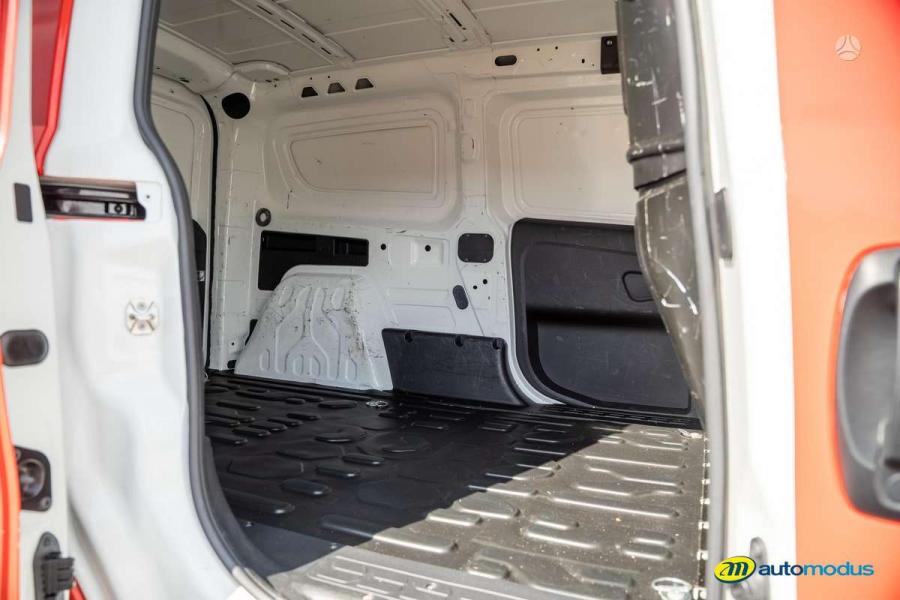 White Fiat Doblo 2023 in Vilnius, with an engine capacity of 1.60 L and mileage of 27 thousand km for 17950 €, photo 17 on AUTOMOTO.COM.LV