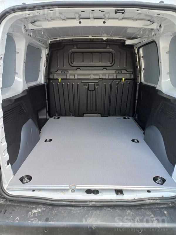 Balts Fiat Doblo 2025 Bauska, ar dzinēja tilpumu 1.50 L un nobraukumu 3 tūkst. km par 19965 €, foto 5 vietnē AUTOMOTO.COM.LV