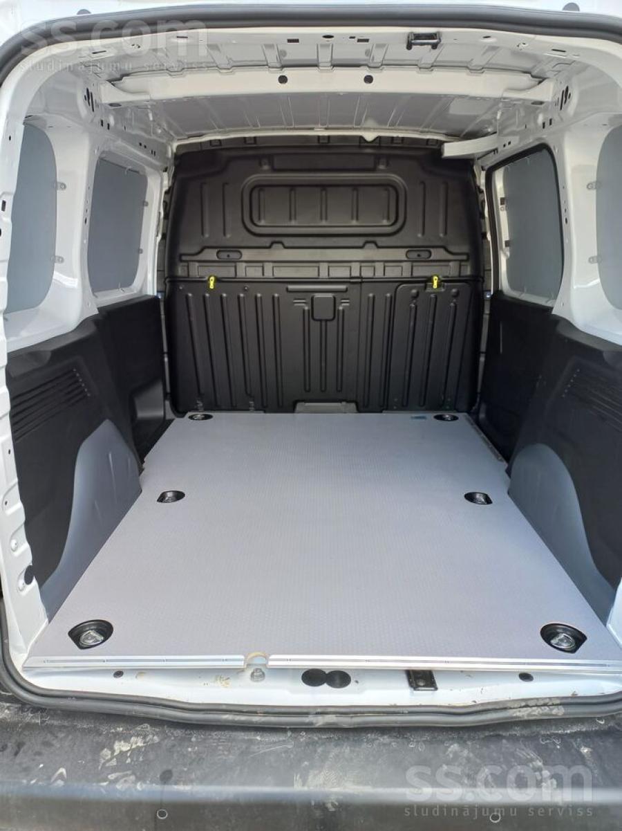 Balts Fiat Doblo 2025 Bauska, ar dzinēja tilpumu 1.50 L un nobraukumu 3 tūkst. km par 19965 €, foto 5 vietnē AUTOMOTO.COM.LV