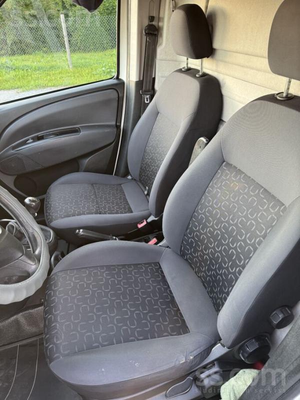 Fiat Doblo 2014 in Riga on AUTOMOTO.COM.LV White Fiat Doblo 2014 in Riga, with an engine capacity of 1.60 L and mileage of 215 thousand km for 3750 €, photo 7 on AUTOMOTO.COM.LV