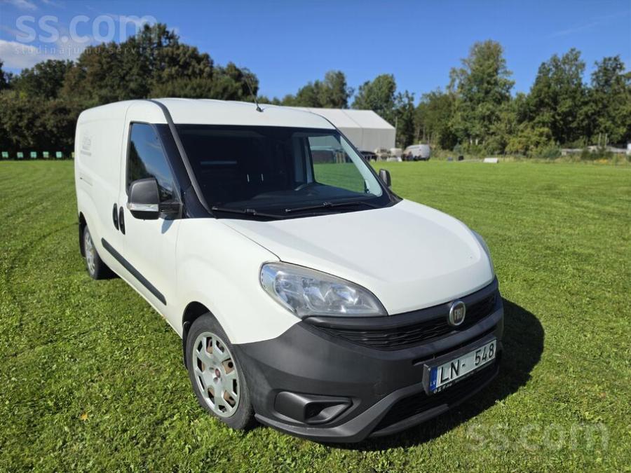 White Fiat Doblo 2015 in Riga, with an engine capacity of 1.60 L and mileage of 210 thousand km for 3500 €, photo 4 on AUTOMOTO.COM.LV