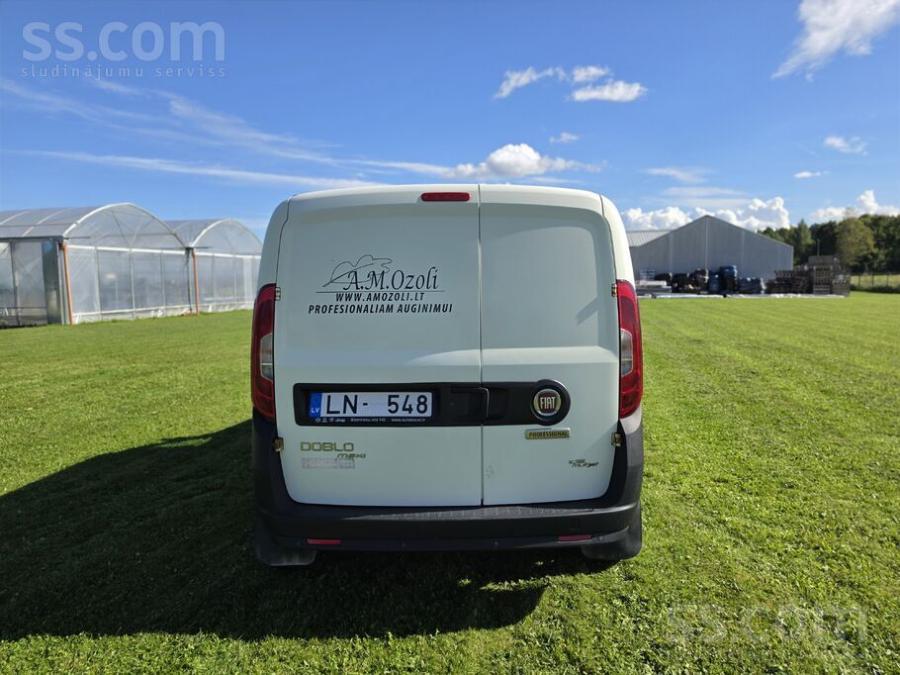 White Fiat Doblo 2015 in Riga, with an engine capacity of 1.60 L and mileage of 210 thousand km for 3500 €, photo 5 on AUTOMOTO.COM.LV