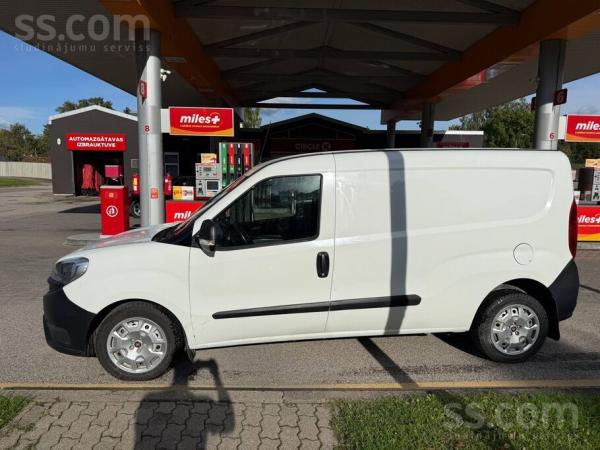 Balts Fiat Doblo 2016 Valmiera, ar dzinēja tilpumu 1.60 L un nobraukumu 282 tūkst. km par 6200 €, foto 7 vietnē AUTOMOTO.COM.LV