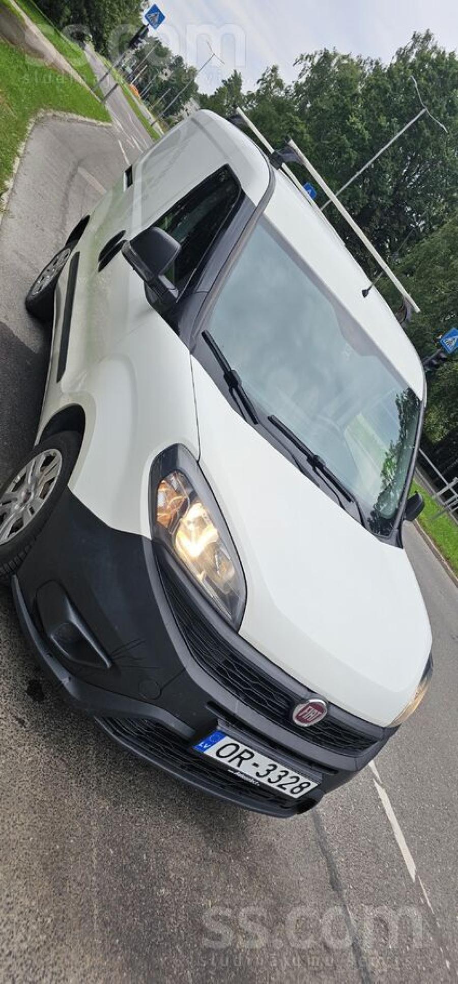 White Fiat Doblo 2018 in Riga, with an engine capacity of 1.30 L and mileage of 249 thousand km for 5300 €, photo 11 on AUTOMOTO.COM.LV