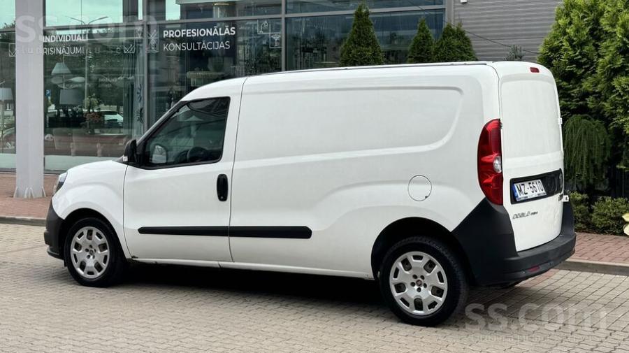 White Fiat Doblo 2021 in Riga, with an engine capacity of 1.60 L and mileage of 232 thousand km for 5200 €, photo 3 on AUTOMOTO.COM.LV