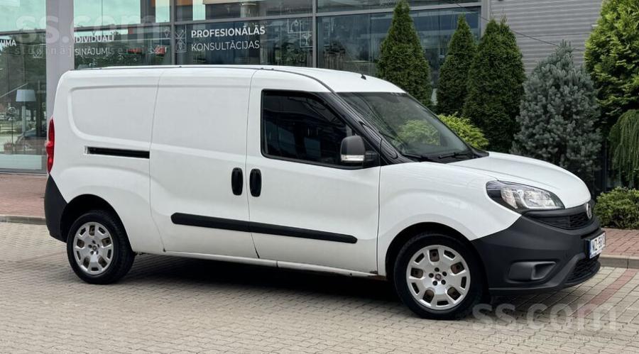 White Fiat Doblo 2021 in Riga, with an engine capacity of 1.60 L and mileage of 232 thousand km for 5200 €, photo 4 on AUTOMOTO.COM.LV