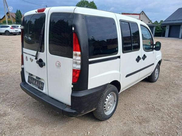 White Fiat Doblo 2003 in Kelme, with an engine capacity of 1.24 L and mileage of 185 thousand km for 1950 €, photo 5 on AUTOMOTO.COM.LV