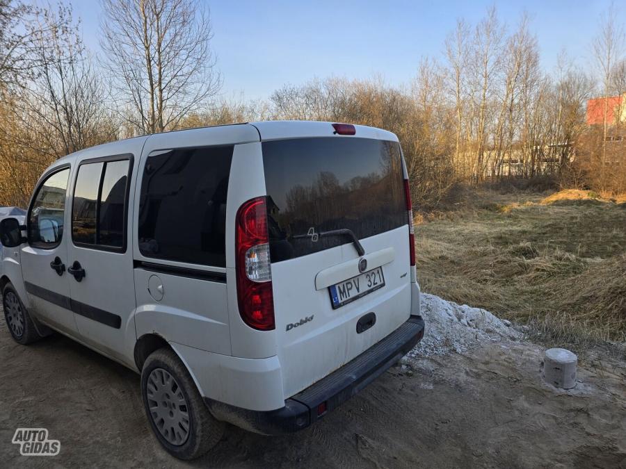 Balts Fiat Doblo 2009 Viļņa, ar dzinēja tilpumu 1.90 L un nobraukumu 2750 tūkst. km par 4000 €, foto 3 vietnē AUTOMOTO.COM.LV