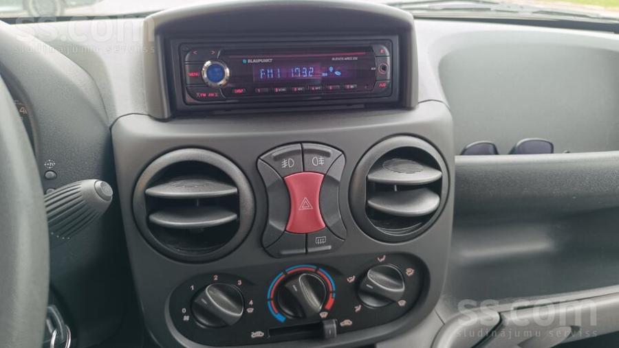 White Fiat Doblo 2009 in Riga, with an engine capacity of 1.90 L and mileage of 186 thousand km for 3550 €, photo 10 on AUTOMOTO.COM.LV