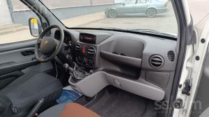 White Fiat Doblo 2009 in Riga, with an engine capacity of 1.90 L and mileage of 186 thousand km for 3550 €, photo 11 on AUTOMOTO.COM.LV