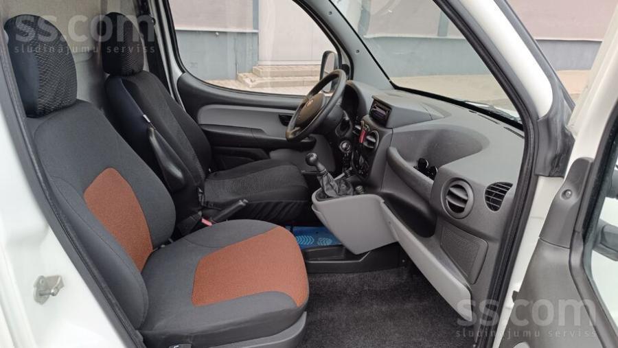 White Fiat Doblo 2009 in Riga, with an engine capacity of 1.90 L and mileage of 186 thousand km for 3550 €, photo 12 on AUTOMOTO.COM.LV