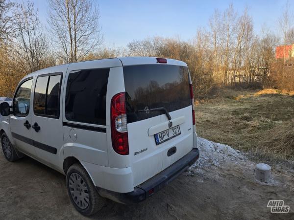 Balts Fiat Doblo 2009 Viļņa, ar dzinēja tilpumu 1.90 L un nobraukumu 2750 tūkst. km par 3900 €, foto 2 vietnē AUTOMOTO.COM.LV