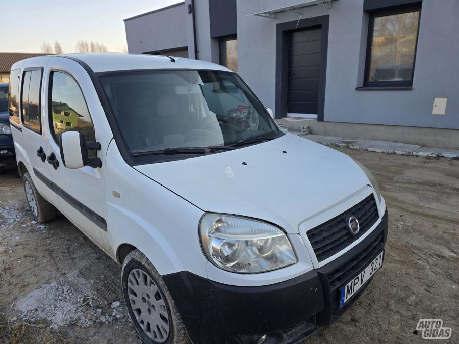Balts Fiat Doblo 2009 Viļņa, ar dzinēja tilpumu 1.90 L un nobraukumu 2750 tūkst. km par 3900 €, foto 4 vietnē AUTOMOTO.COM.LV