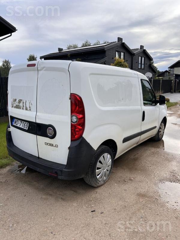 Balts Fiat Doblo 2011 Rīga, ar dzinēja tilpumu 1.30 L un nobraukumu 185 tūkst. km par 1600 €, foto 5 vietnē AUTOMOTO.COM.LV