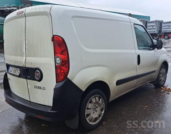 Balts Fiat Doblo 2013 Rīga, ar dzinēja tilpumu 1.30 L un nobraukumu 295 tūkst. km par 3000 €, foto 3 vietnē AUTOMOTO.COM.LV