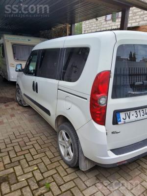Balts Fiat Doblo 2015 Rīga, ar dzinēja tilpumu 1.30 L un nobraukumu 160 tūkst. km par 3000 €, foto 4 vietnē AUTOMOTO.COM.LV