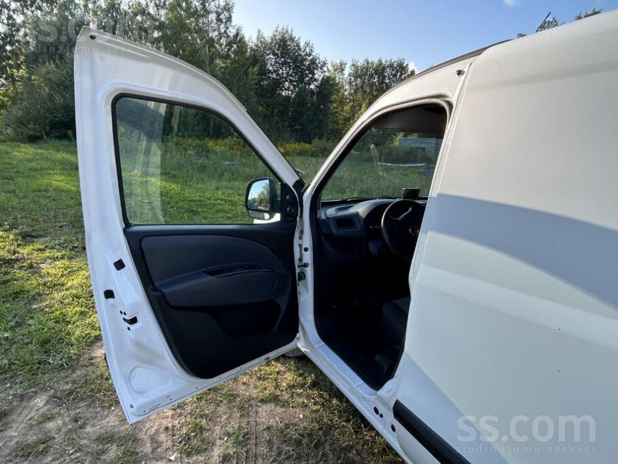 Белый Фиат Добло 2015 в Рига, объемом двигателя 1.30 л и пробегом 122 тыс. км за 5000 €, фото 12 на AUTOMOTO.COM.LV
