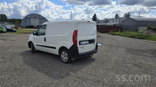 Balts Fiat Doblo 2017 Rīga, ar dzinēja tilpumu 1.30 L un nobraukumu 178 tūkst. km par 5900 €, foto 2 vietnē AUTOMOTO.COM.LV