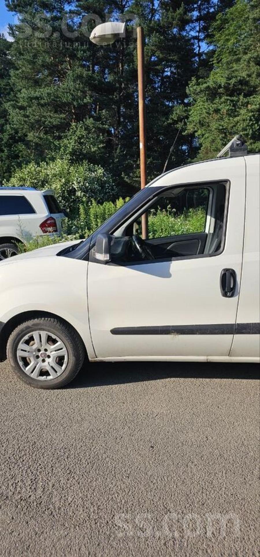 White Fiat Doblo 2018 in Riga, with an engine capacity of 1.30 L and mileage of 248 thousand km for 6100 €, photo 7 on AUTOMOTO.COM.LV
