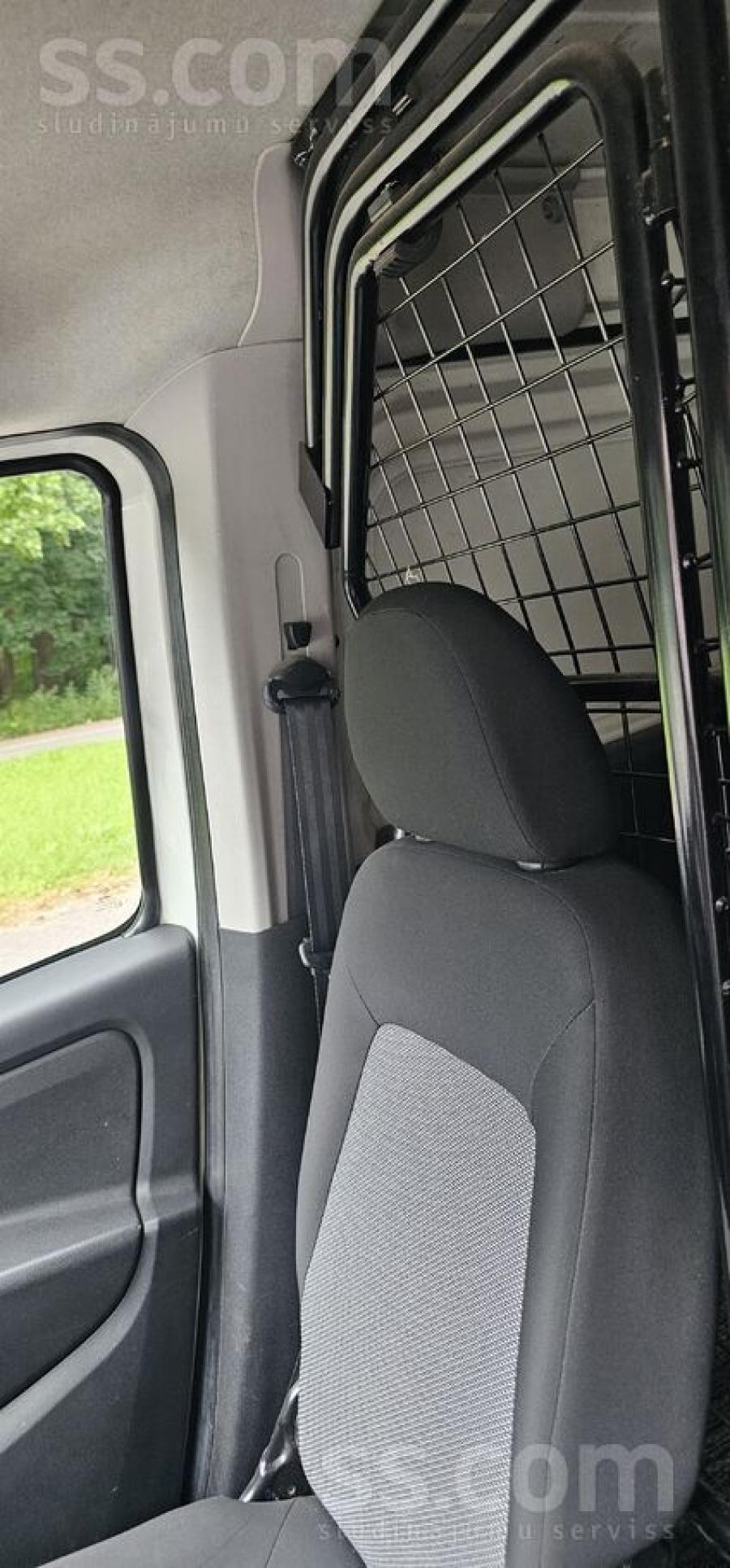 Balts Fiat Doblo 2018 Rīga, ar dzinēja tilpumu 1.30 L un nobraukumu 242 tūkst. km par 5720 €, foto 5 vietnē AUTOMOTO.COM.LV