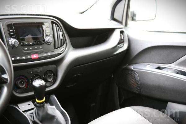 Фиат Добло 2020 в Рига на AUTOMOTO.COM.LV Белый Фиат Добло 2020 в Рига, объемом двигателя 1.30 л и пробегом 268 тыс. км за 7995 €, фото 6 на AUTOMOTO.COM.LV
