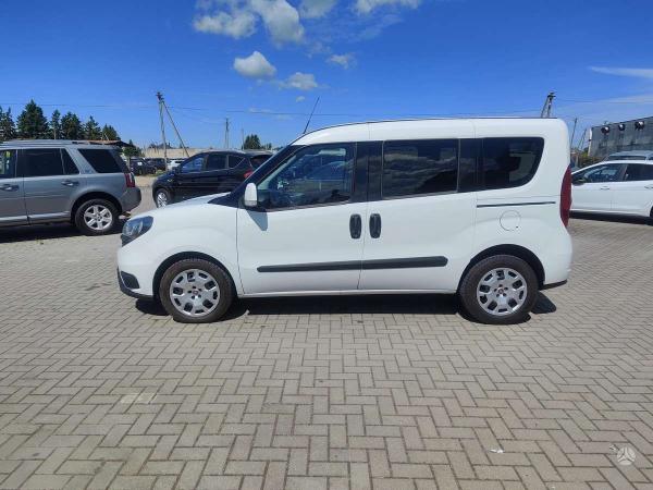 White Fiat Doblo 2020 in Taurage, with an engine capacity of 1.60 L and mileage of 176 thousand km for 5900 €, photo 4 on AUTOMOTO.COM.LV