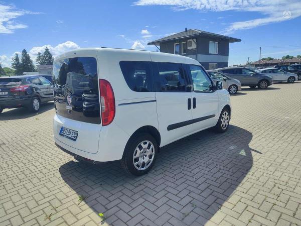 White Fiat Doblo 2020 in Taurage, with an engine capacity of 1.60 L and mileage of 176 thousand km for 5900 €, photo 8 on AUTOMOTO.COM.LV