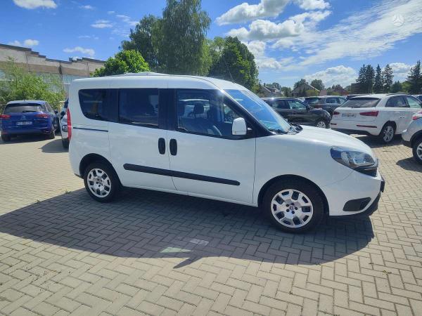 White Fiat Doblo 2020 in Taurage, with an engine capacity of 1.60 L and mileage of 176 thousand km for 5900 €, photo 9 on AUTOMOTO.COM.LV