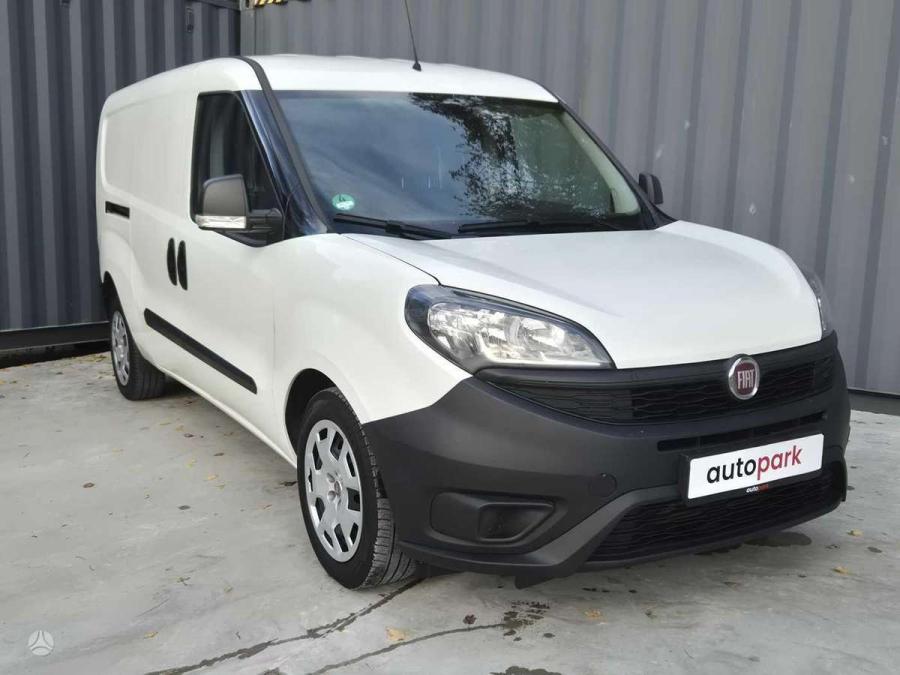 White Fiat Doblo 2022 in Vilnius, with an engine capacity of 1.60 L and mileage of 143 thousand km for 8900 €, photo 1 on AUTOMOTO.COM.LV
