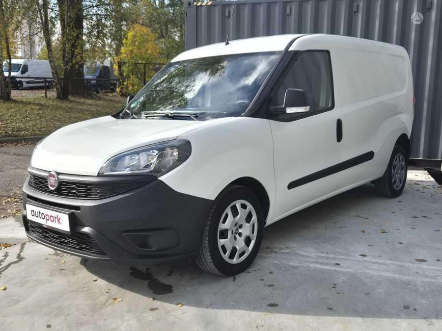 White Fiat Doblo 2022 in Vilnius, with an engine capacity of 1.60 L and mileage of 143 thousand km for 8900 €, photo 3 on AUTOMOTO.COM.LV