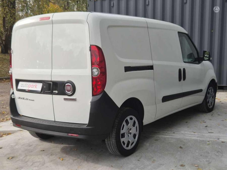White Fiat Doblo 2022 in Vilnius, with an engine capacity of 1.60 L and mileage of 143 thousand km for 8900 €, photo 5 on AUTOMOTO.COM.LV