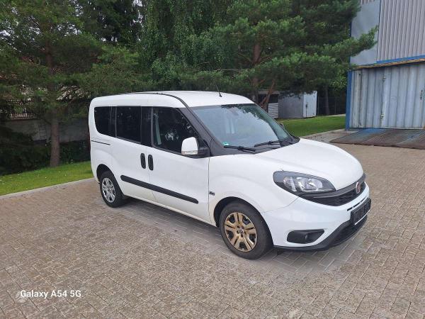 White Fiat Doblo 2022 in Kaunas, with an engine capacity of 1.60 L and mileage of 92 thousand km for 11300 €, photo 2 on AUTOMOTO.COM.LV