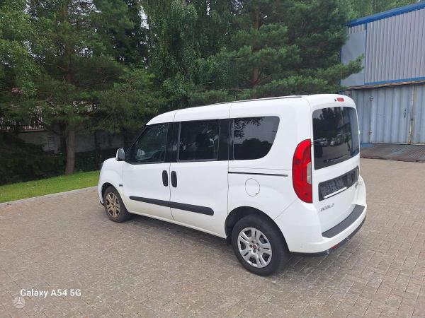 White Fiat Doblo 2022 in Kaunas, with an engine capacity of 1.60 L and mileage of 92 thousand km for 11300 €, photo 5 on AUTOMOTO.COM.LV