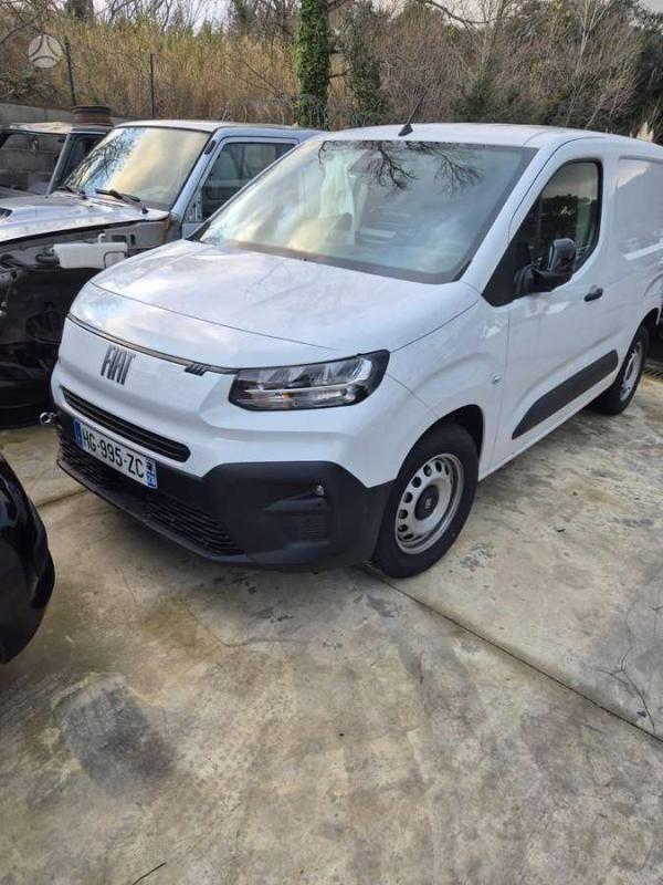 Balts Fiat Doblo 2025 Tauragė, ar dzinēja tilpumu 1.50 L un nobraukumu 950 tūkst. km par 7200 €, foto 1 vietnē AUTOMOTO.COM.LV