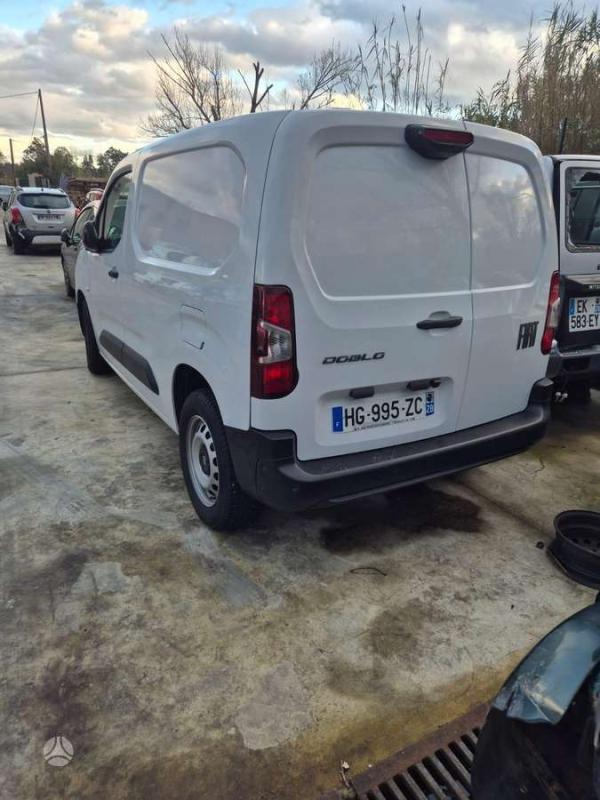 White Fiat Doblo 2025 in Taurage, with an engine capacity of 1.50 L and mileage of 950 thousand km for 7200 €, photo 6 on AUTOMOTO.COM.LV