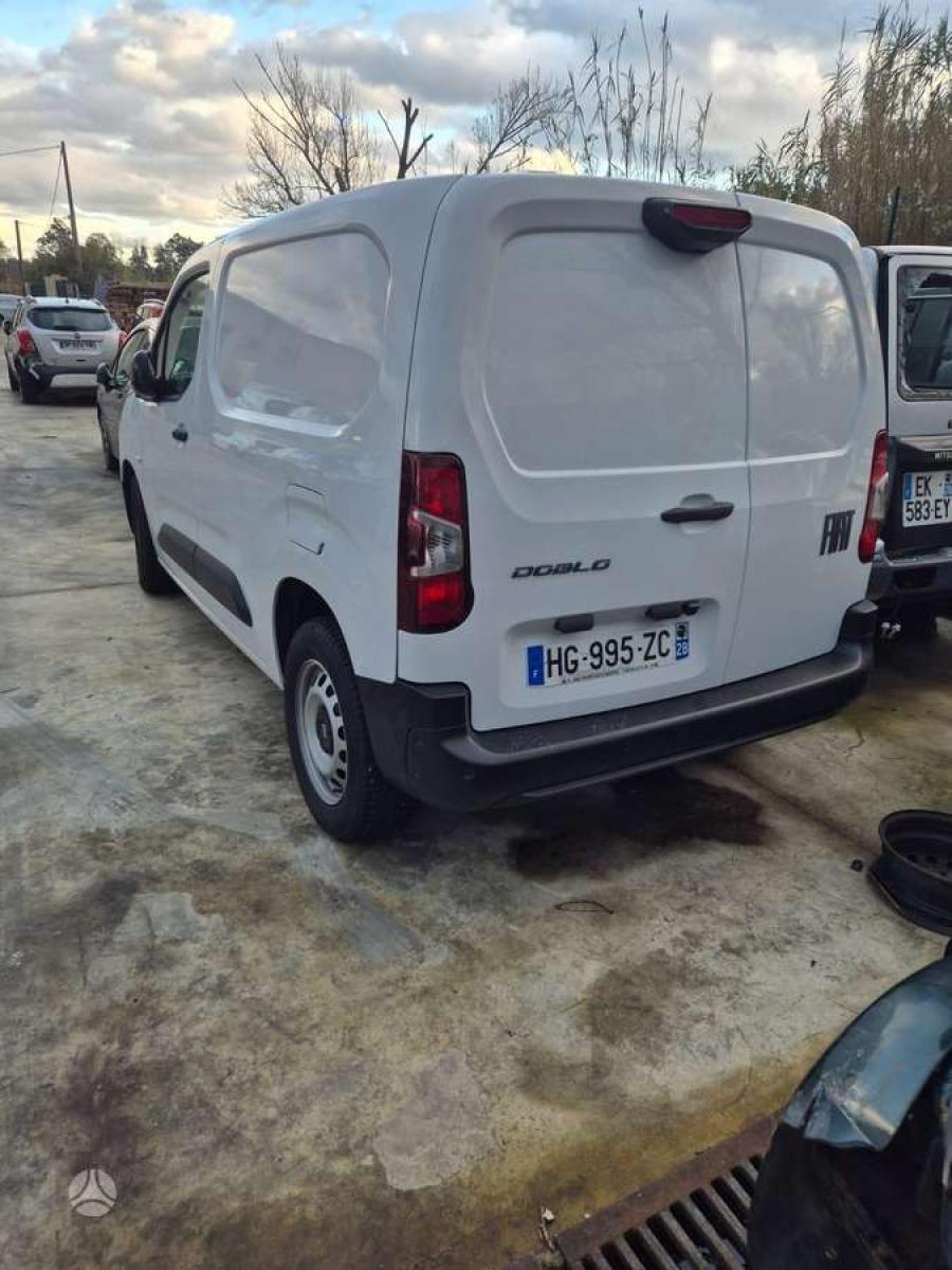 Balts Fiat Doblo 2025 Tauragė, ar dzinēja tilpumu 1.50 L un nobraukumu 950 tūkst. km par 7200 €, foto 6 vietnē AUTOMOTO.COM.LV